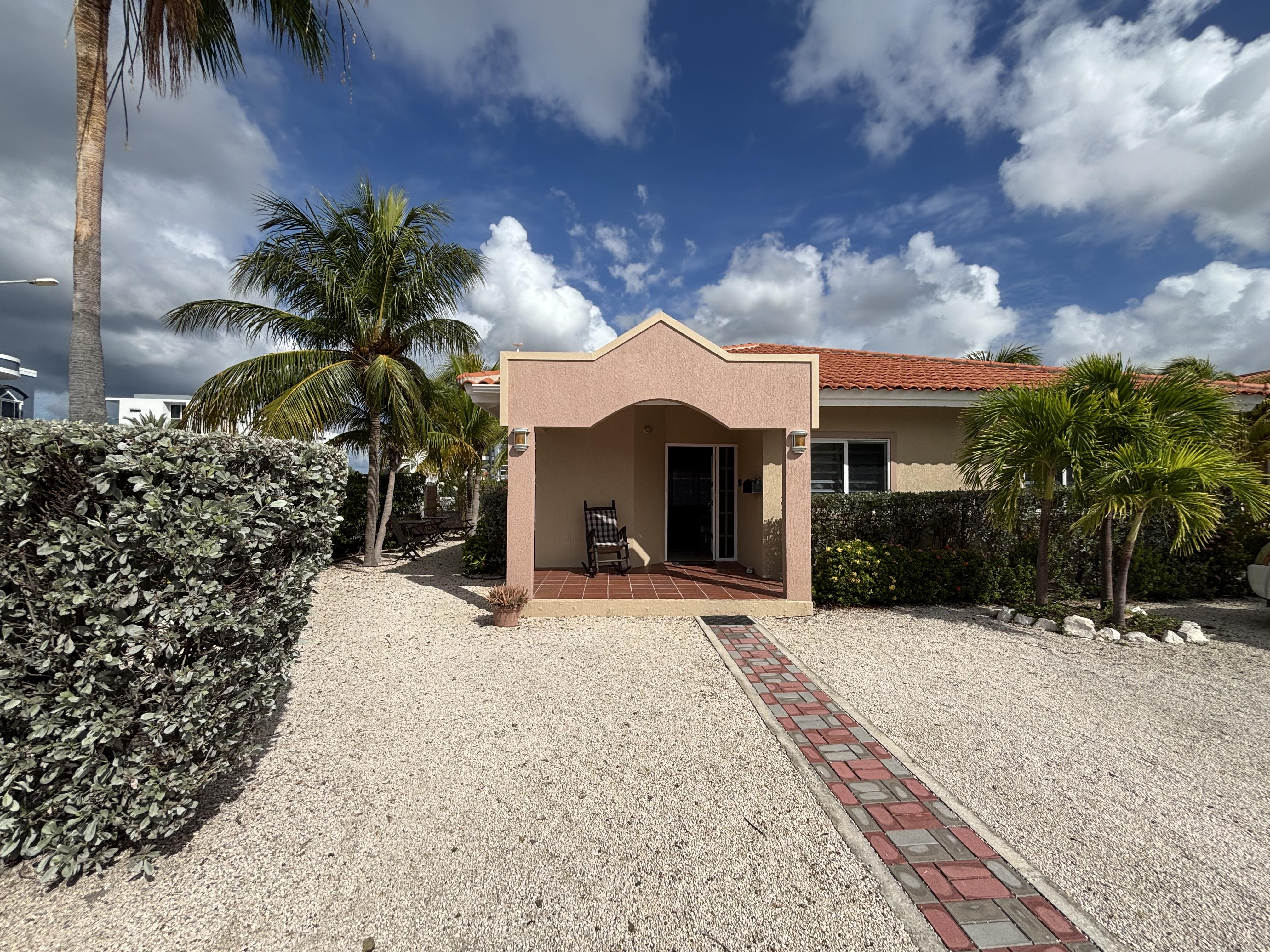 For Rent: 2-Bedroom Bungalow in Caribbean Beach Resort, Piscadera