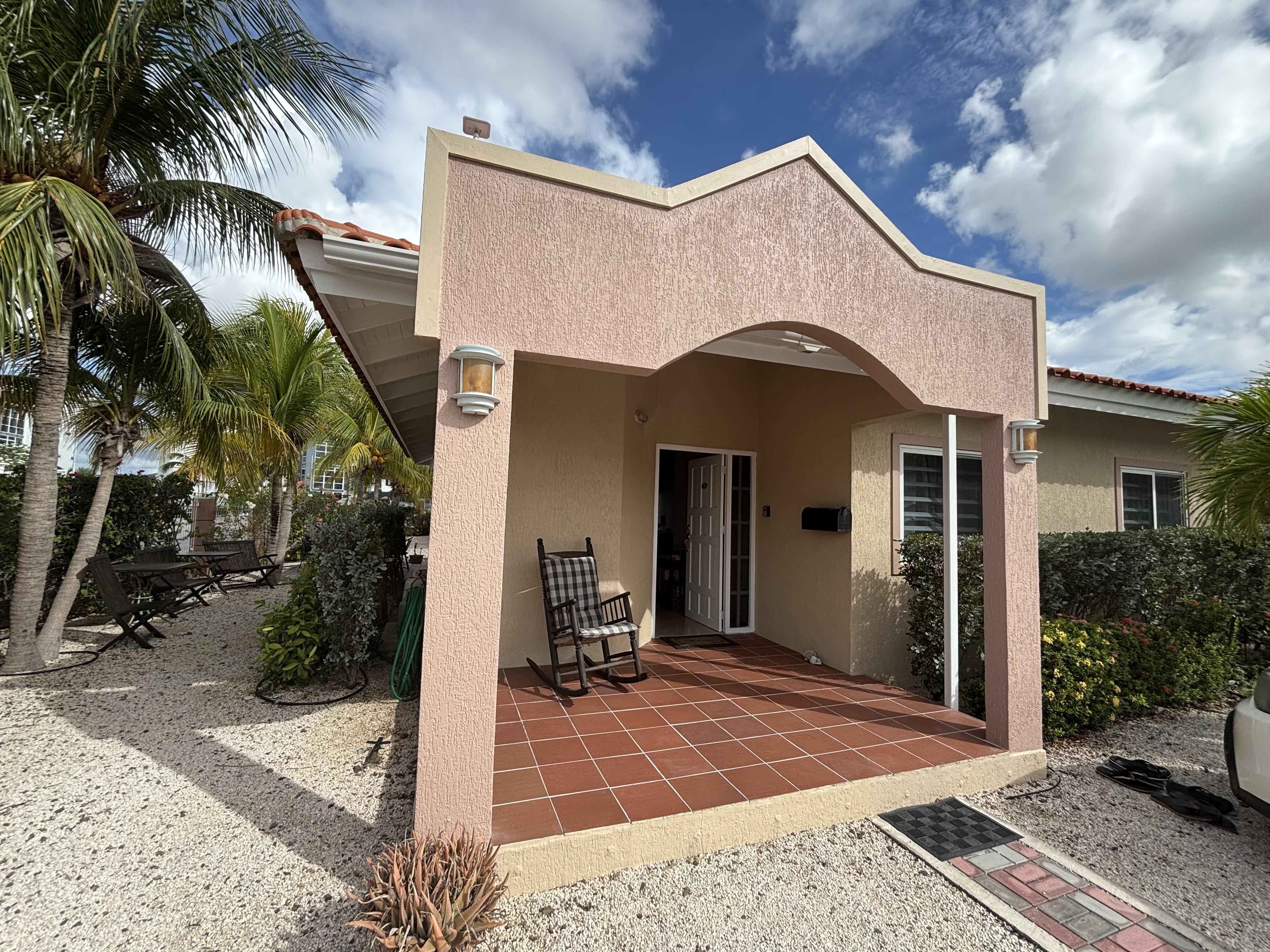 For Rent: 2-Bedroom Bungalow in Caribbean Beach Resort, Piscadera