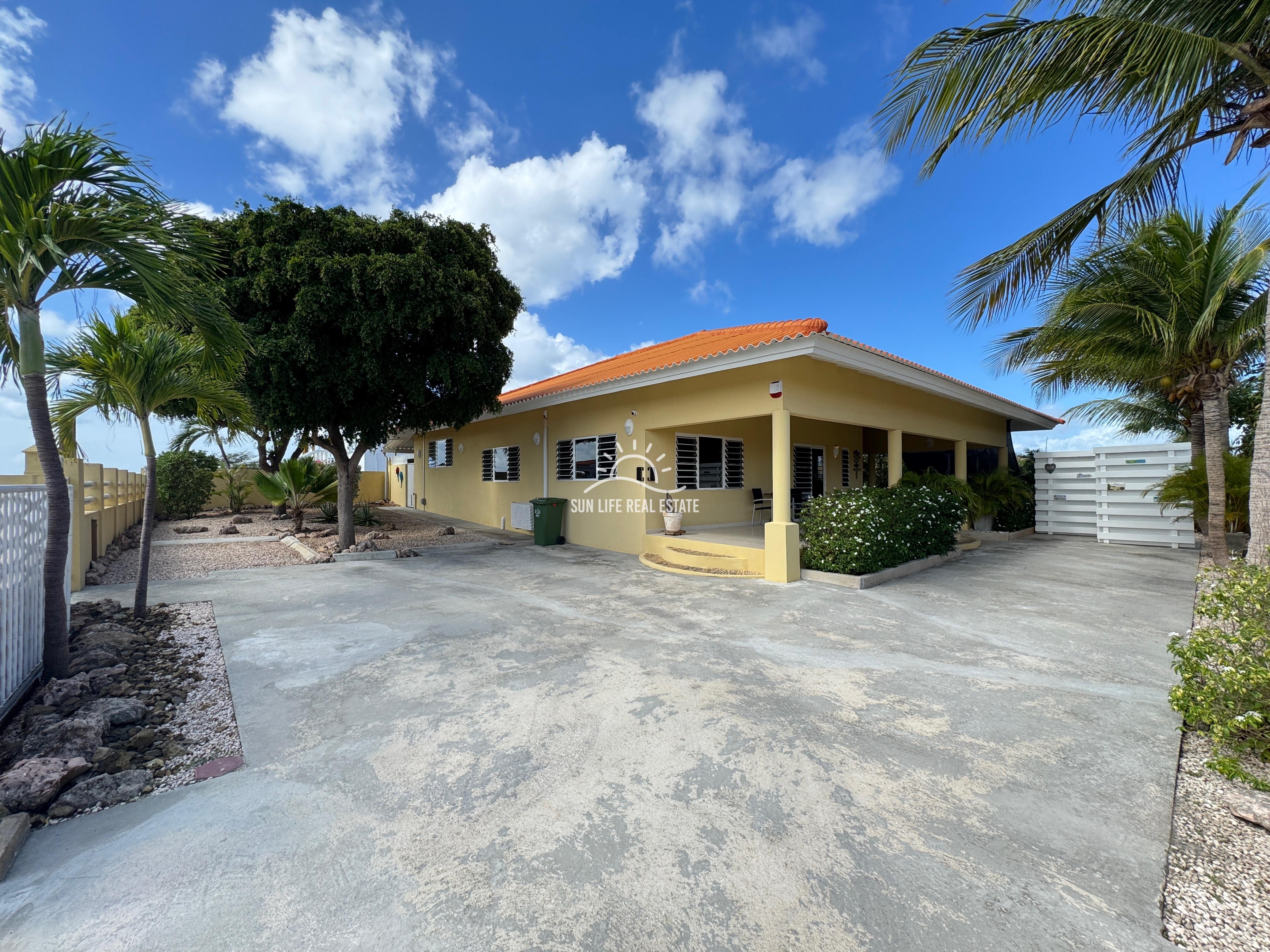 Luxury Villa with Apartment for Sale in Grote Berg, Curaçao